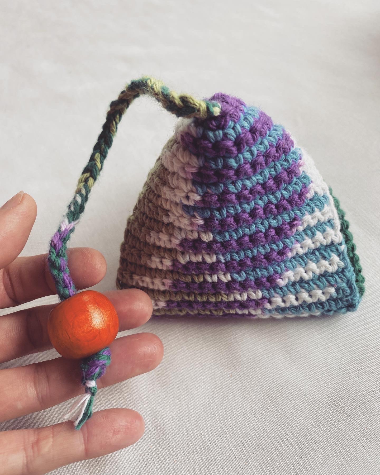 Crochet small pyramid pouch