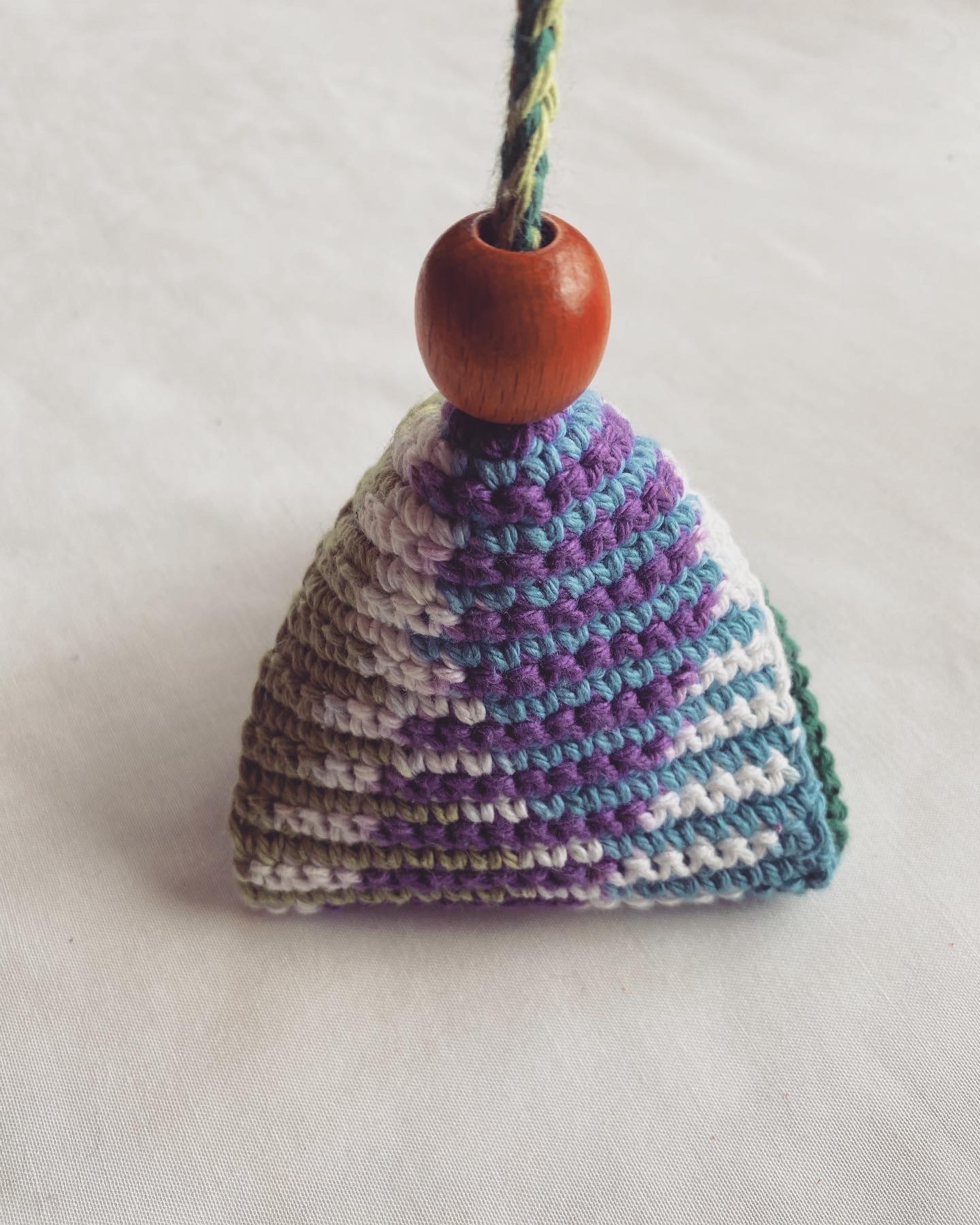 Crochet small pyramid pouch